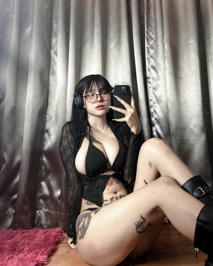 น้อง namii สาวอวบ รอยสักแน่น หน้าอกโต ตัวตึง Onlyfans โชว์เสียว